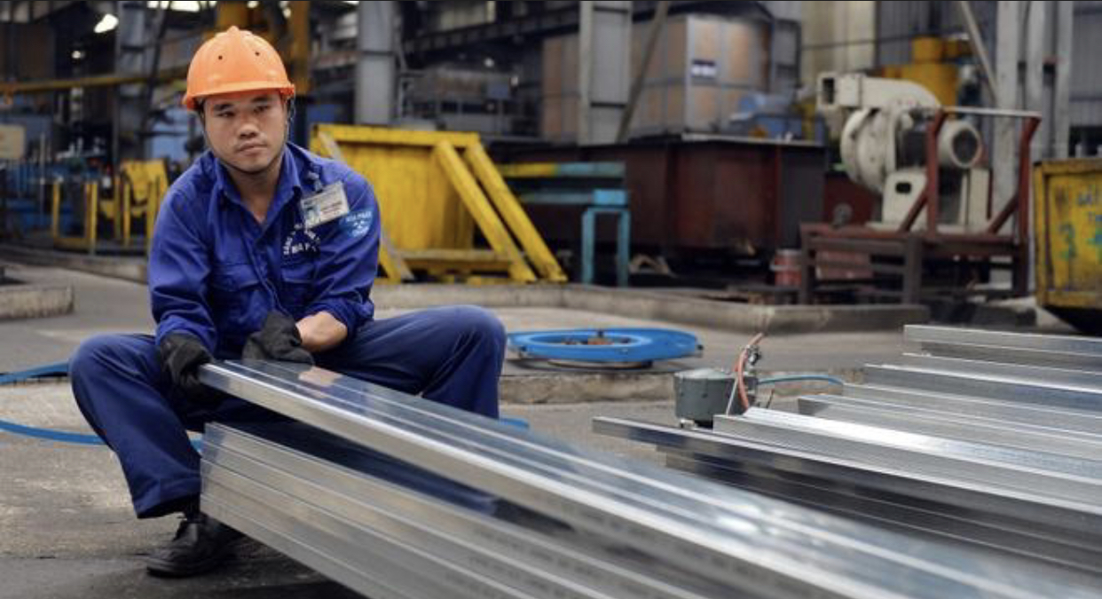 Giá thép bật tăng hơn 800.000 đồng/tấn sau 15 lần giảm